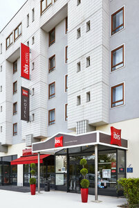 Ibis Marne La Vallée Champs (Île-de-France, Seine-et-Marne, Champs-sur-Marne, Boulevard Newton), otel
