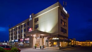 Best Western Voyageur Place Hotel (Ontario, Newmarket), otel  Newmarket'ten