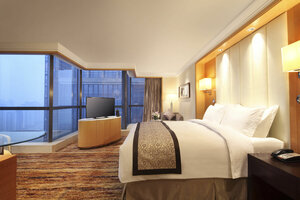 DoubleTree by Hilton Hotel Wuhu (15 Changjiang Middle Rd Jinghu District, Wuhu, 241000), otel  Wuhu'dan
