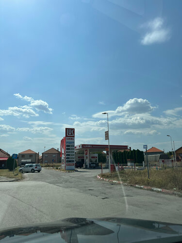 Benzin istasyonu Lukoil, Zayeçar, foto