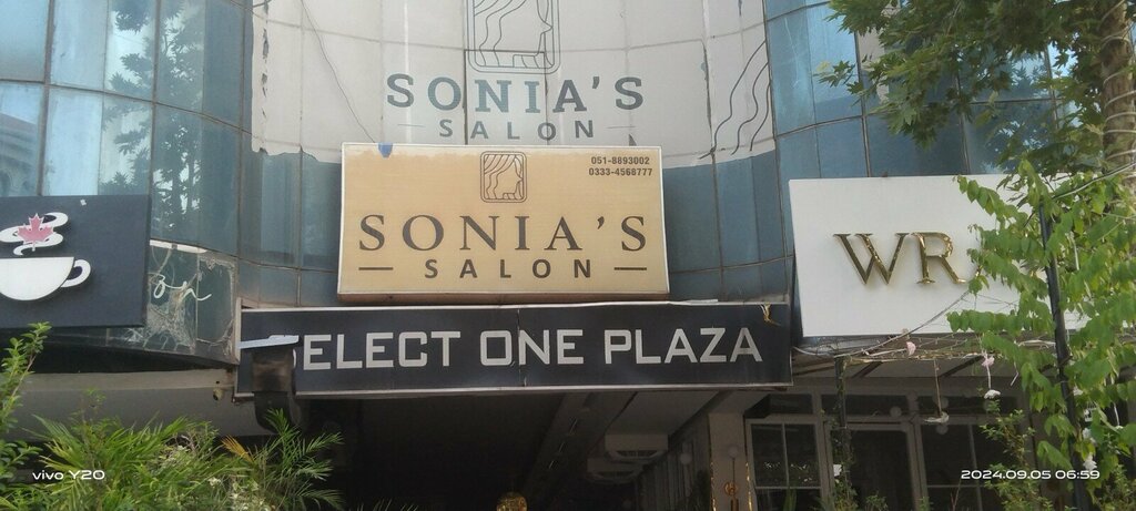 Restoran Select One Plaza, Islamabad, foto