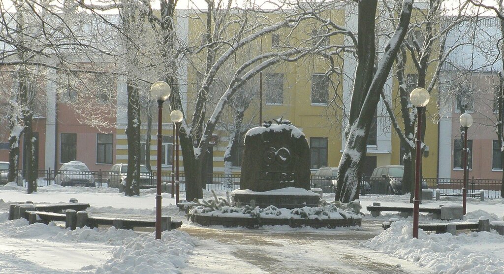 Anıt, heykel 60-летию освобождения города Бреста от немецко-фашистских захватчиков, Brest, foto