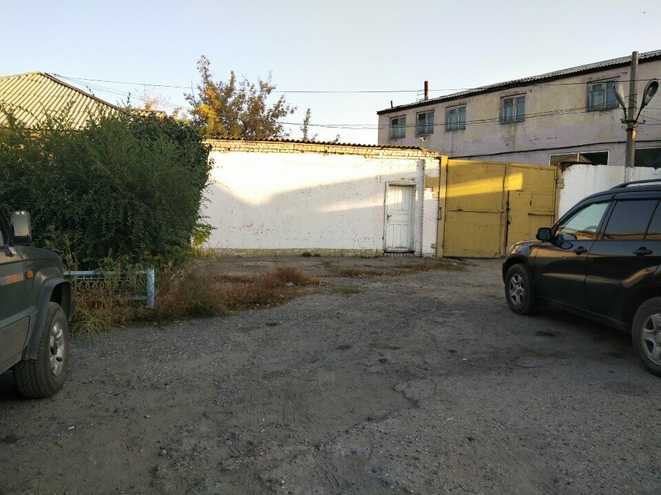 Otopark ve tamirhaneler Baraboshkin, Semey, foto