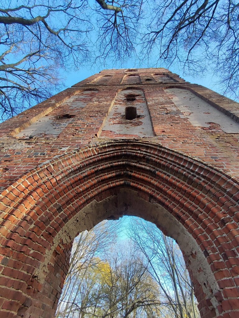 Turistik yerler Кирха святых Николауса и Барбары, Kaliningradskaya oblastı, foto