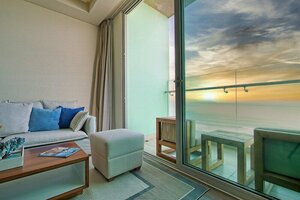 Stunning Beachfront 2bdr Condo Across My Khe Beach (Da Nang, Đà Nẵng City), otel  Da Nang'dan