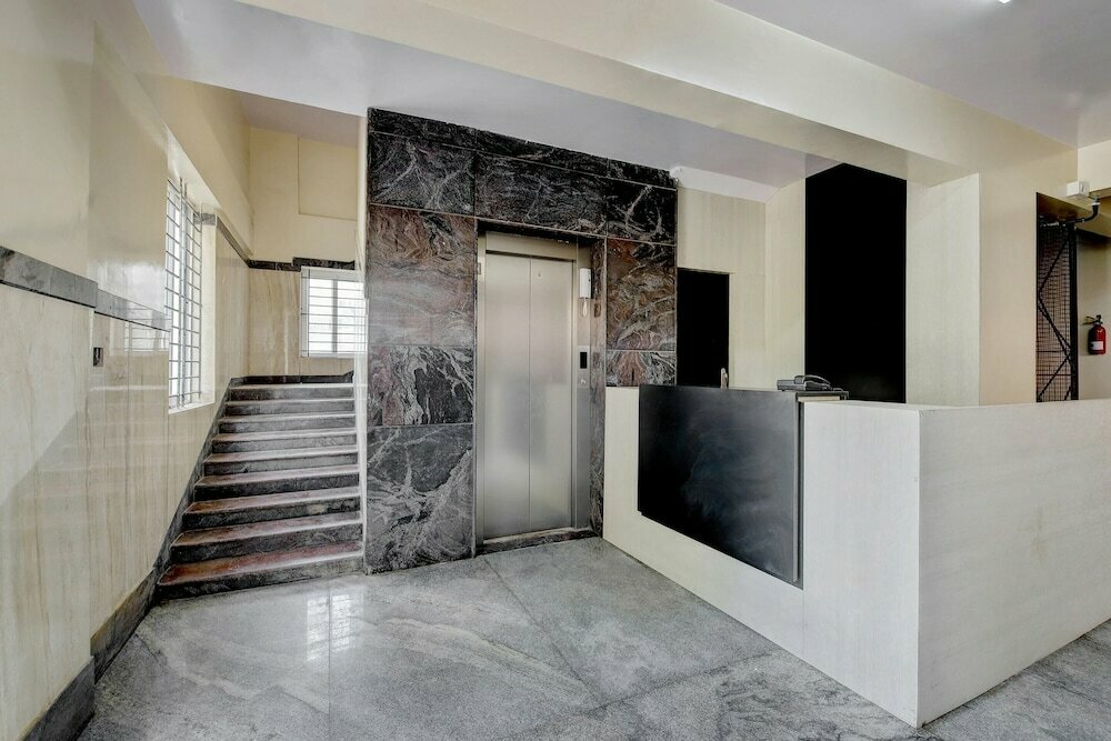 Otel Oyo Flagship 13933 Varcity Pearl, Bangalor, foto