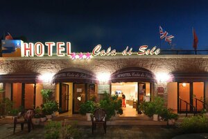 Hôtel Cala di Sole (Corsica, D84), otel
