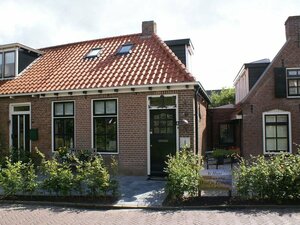 2 Luxury Mudflat Cottages Next to Each Other (Friesland, Dongeradeel, Paesens, De Buorren), otel  Dongeradeel'den