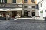 A pochi passi da Piazza de Ferrari (Liguria, Genova, Largo G. A. Sanguineti, 11), kısa süreli konaklama  Ligurya'dan