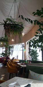 Suluguni & Vino (ulitsa Zvereva No:1А), restoran  Bratsk'tan