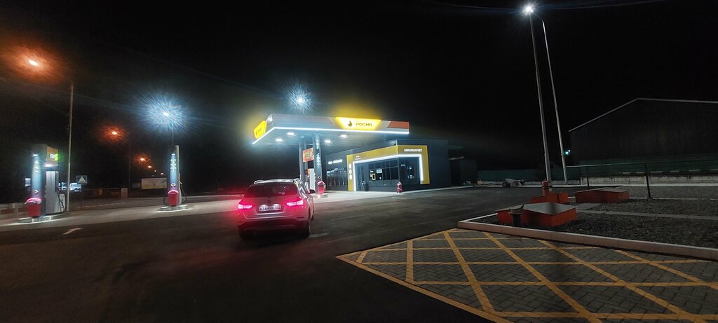 Benzin istasyonu РосНП, Oktiabrski, foto