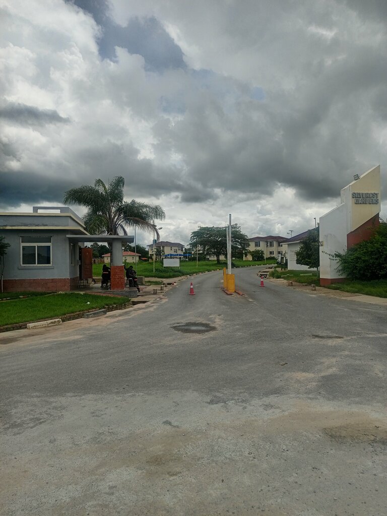 Konut blokları Silverest Gardens Housing Complex, Dünya, foto