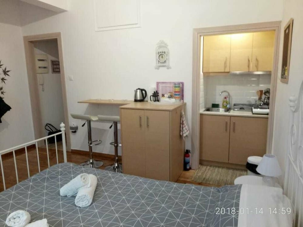 Otel Modern ideally located studio apartment, Atina, foto