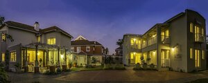 Bright on 5th Guest House (Eastern Cape Province, Nelson Mandela Bay, Chief Dawid Stuurman International Airport), otel  Port Elizabeth'ten