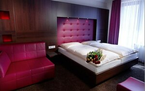 Hotel Villa Am Rhein (Hesse, Odenwaldkreis, Konrad-Adenauer-Allee, 3), otel  Andernach'tan