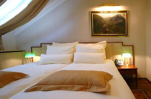 Hotel Mitra (Ptuj), otel  Ptuj'dan