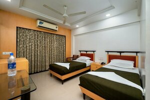Capital O 76484 Hotel Balwas International (State of Maharashtra, Mumbai, Zone D), otel  Mumbai'den