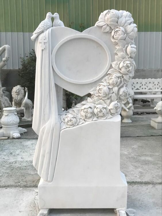 Heykel ve mezarlık taşı üreticileri Exkluziv Stone, Moskova, foto