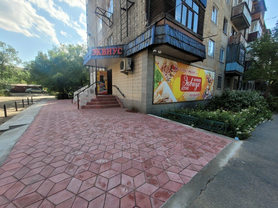 Market Equius, Semey, foto