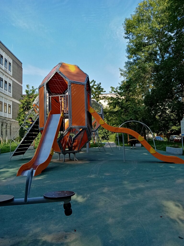Oyun alanı Playground, Saint‑Petersburg, foto
