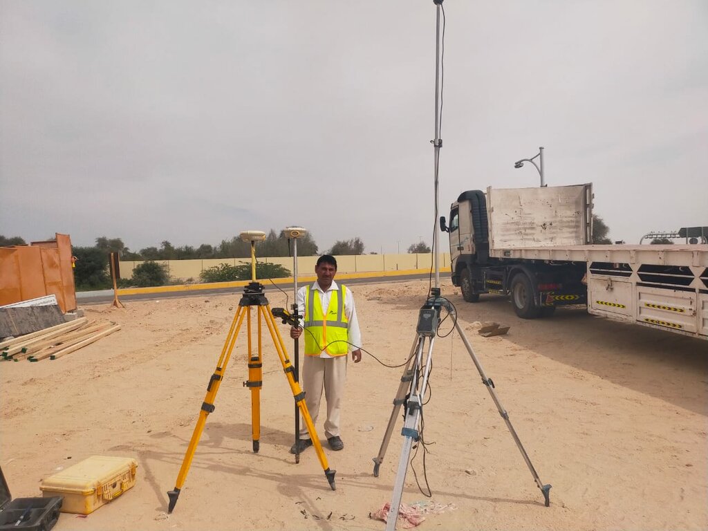 Lisanslı harita kadastro büroları Land Survey Services Office, Abu Dabi, foto