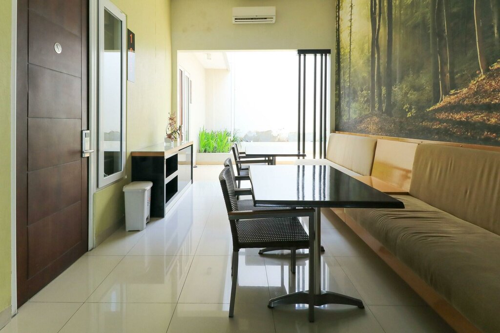 Otel Home Guesthouse, Surabaya, foto