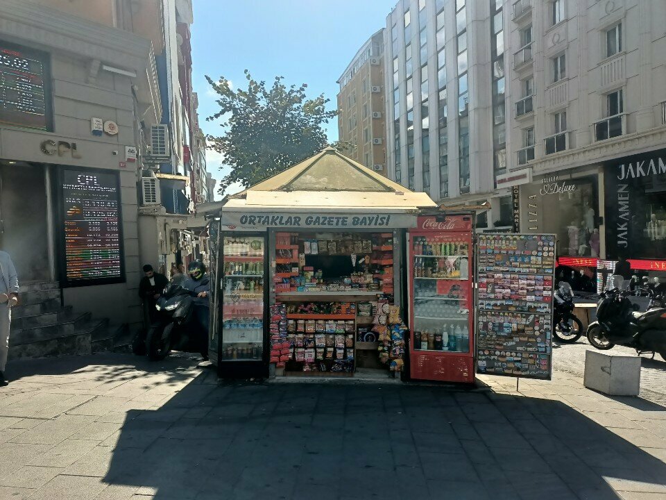 Otobüs biletleri Ortaklar Gazete Bayisi, İstanbul, foto