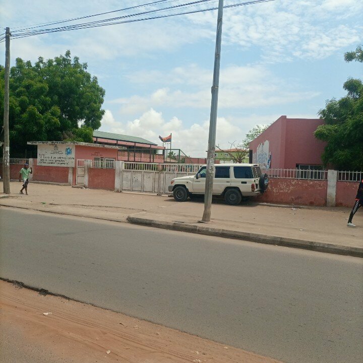 Ortaokul Escola, Loanda, foto