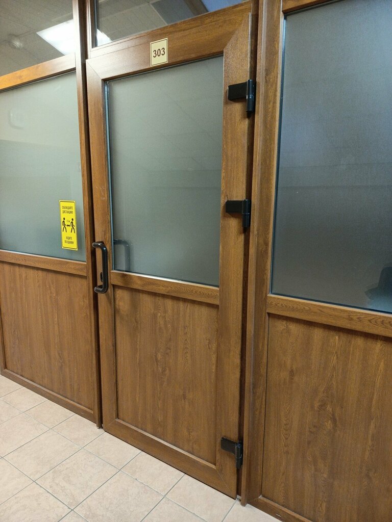 Perde ve korniş üreticileri Salon shtor, Kronstadt, foto