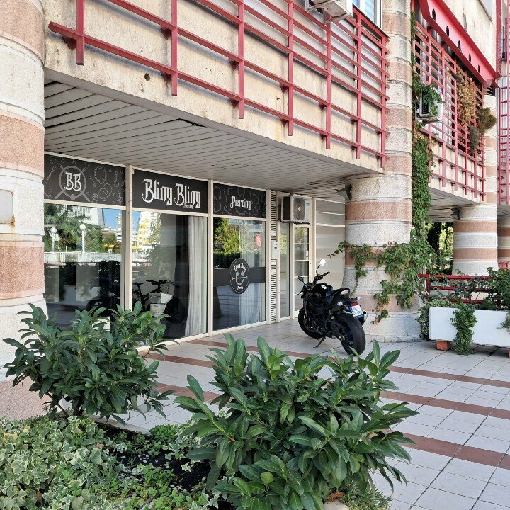 Bijuteriler Bling Bling piercing, Belgrad, foto