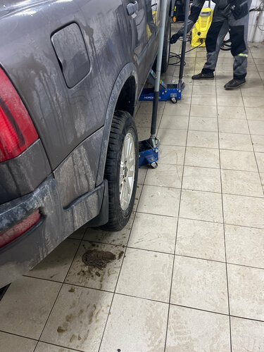 Oto lastik tamiri Tire service, Stroitel, foto