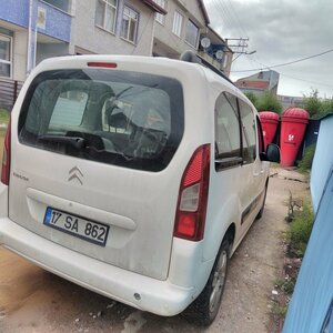 Derince Gençlik Ve Kültür Evi (Kocaeli, Derince, Çenedağ Mah., Erdal Sok., 7), sergi salonları, galeriler  Derince'den