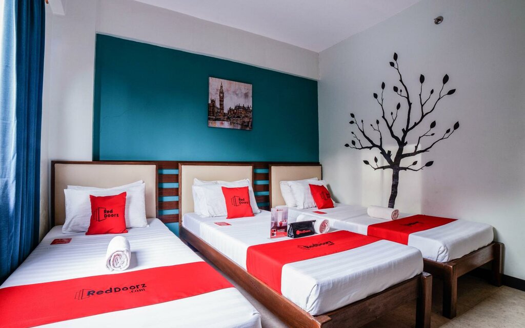 Otel RedDoorz Plus near Rizal Junction, Puerto Princess, foto