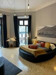 La lepre bovio (Corso Umberto I No:13, Naples), otel  Napoli'den