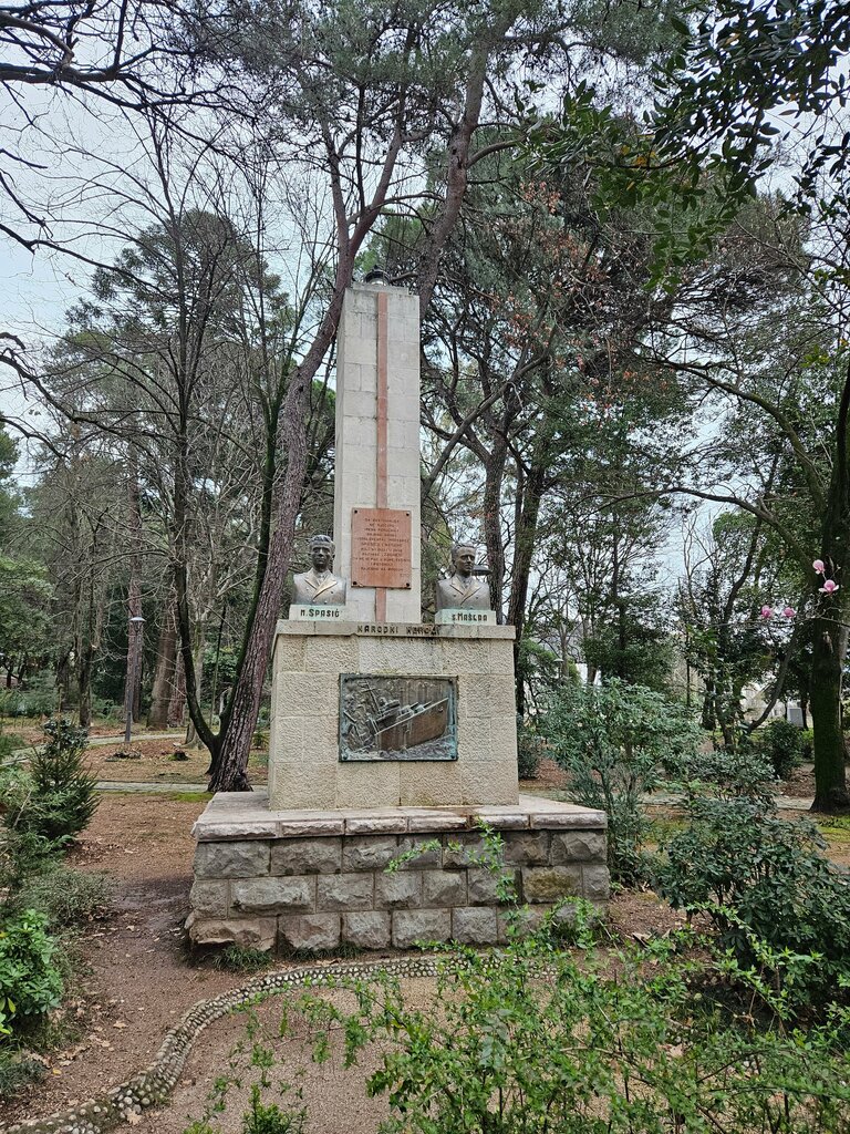 Anıt, heykel Spasich and Mashera monument, Tivat, foto