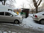 Контейнер для вторсырья (Leningrad Region, Gatchina, istoricheskiy rayon Khokhlovo Pole), ayrı çöp toplama noktası  Gatchina'dan