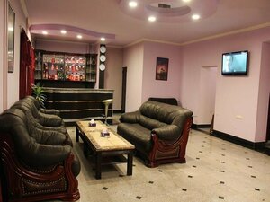 Moulin Rouge Inn (Bagrevand Street No:12, Yerevan), otel  Kotayk'tan