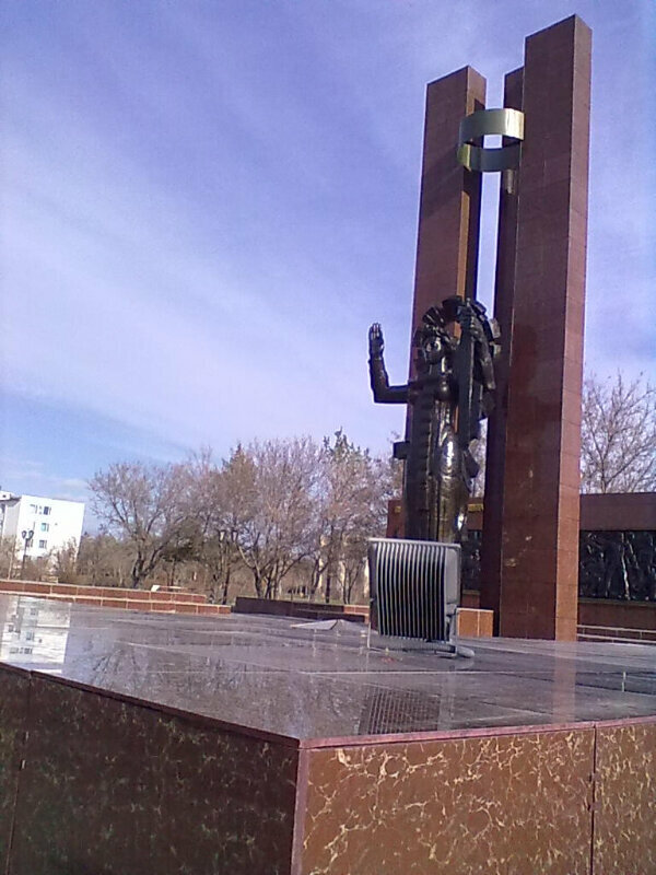 Anıt, heykel To the Soldiers Who Died During the Great Patriotic War, Lisakovsk, foto
