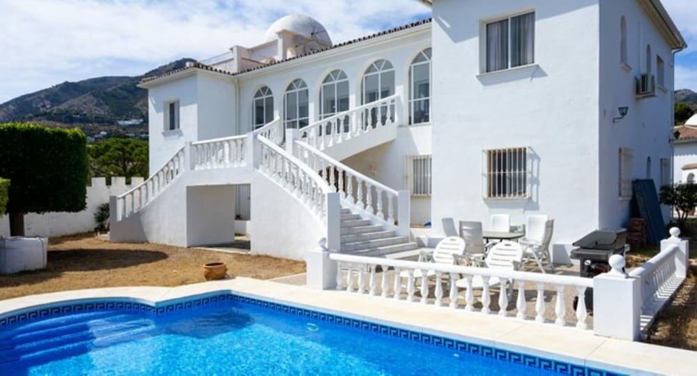 Otel Villa - 4 Bedrooms with Pool, WiFi and Sea views - 107886, Endülüs, foto