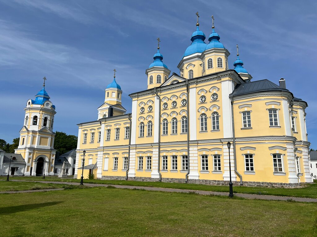 Şapel, haç anıtı Chapel of the Assumption of Our Lady, Saint‑Petersburg ve Leningradskaya oblastı, foto