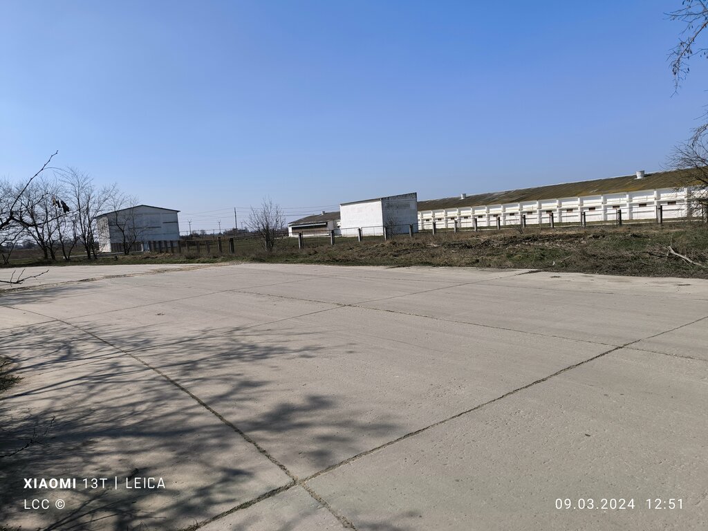 Tarımsal altyapı Мясокомбинат Дружба народов, курятники, Kırım Cumhuriyeti, foto