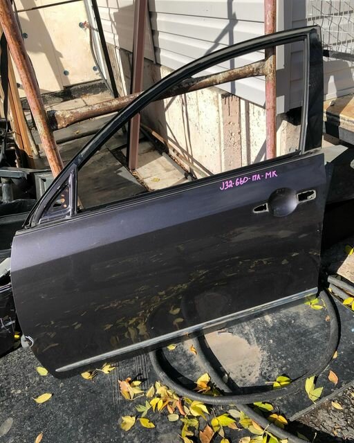 Otomobil yedek parçaları U.S. Auto Salvage, Karağandı eyaleti, foto