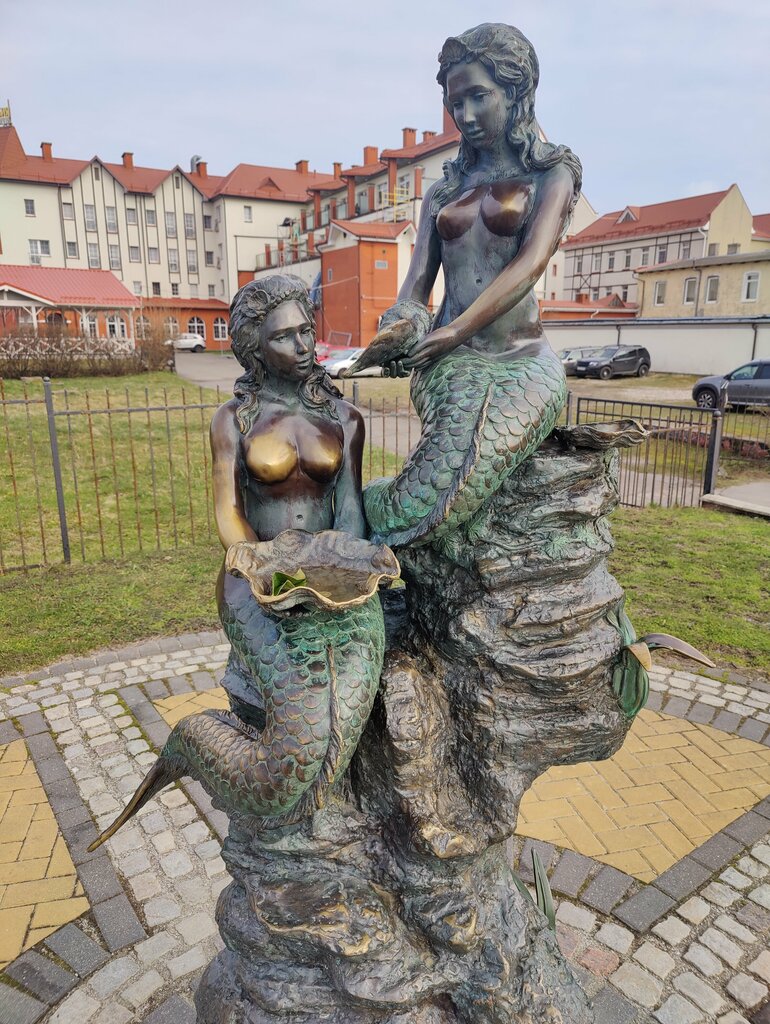 Park, sokak heykeli Русалочки, Zelenogradsk, foto