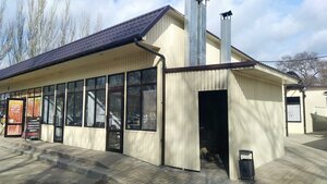 У Сеифа (Autonomous Republic of Crimea, Leninskiy rayon, posyolok gorodskogo tipa Kirovskoye, ulitsa Dzerzhinskogo), kafe