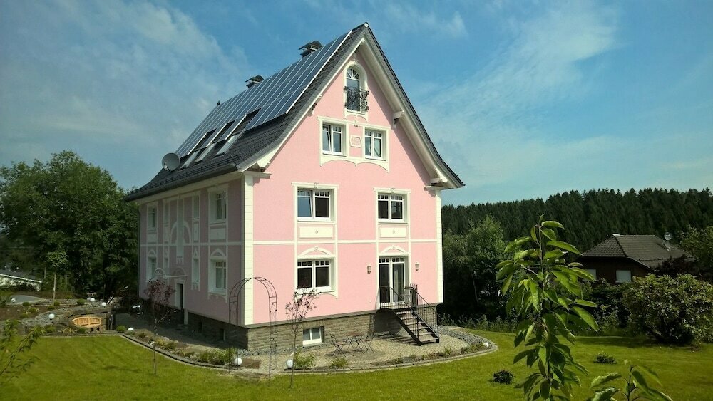 Otel Villa Ruth, Kuzey Ren‑Vestfalya, foto
