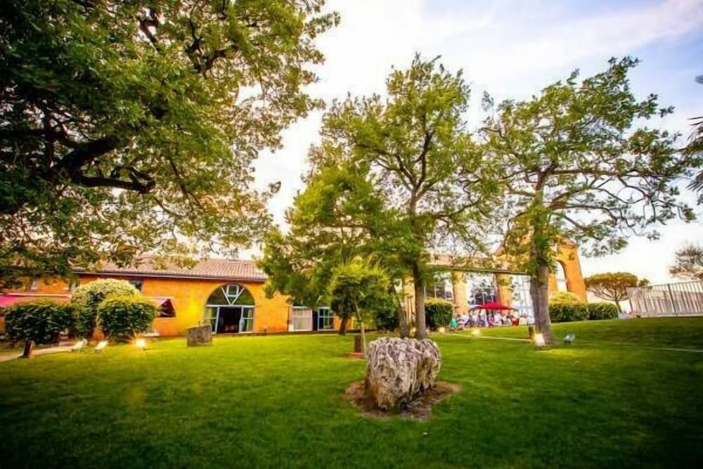 Otel Les Ecuries de la Tour, , foto