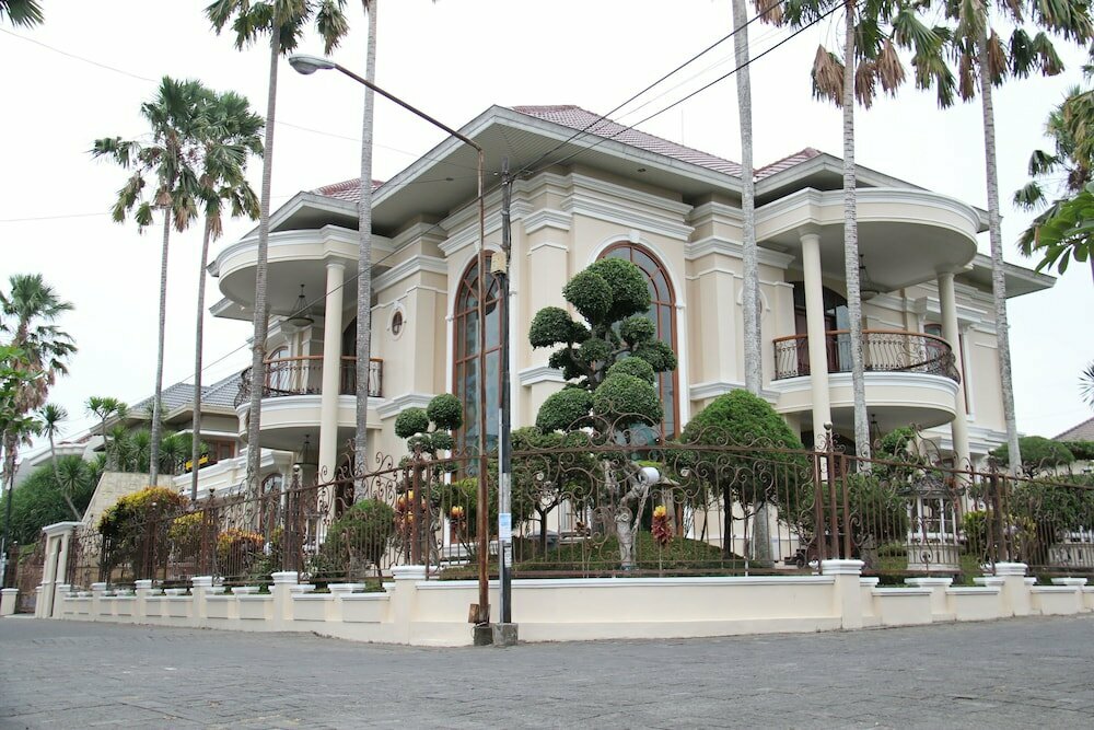 Otel Ndalem Nugraheni, Dünya, foto