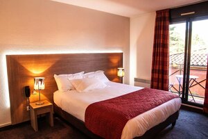 Inter-Hotel Les Amandiers (Auvergne-Rhône-Alpes, Ardèche, Arrondissement de Tournon-sur-Rhône, Tournon-sur-Rhône, Avenue de Nîmes), otel
