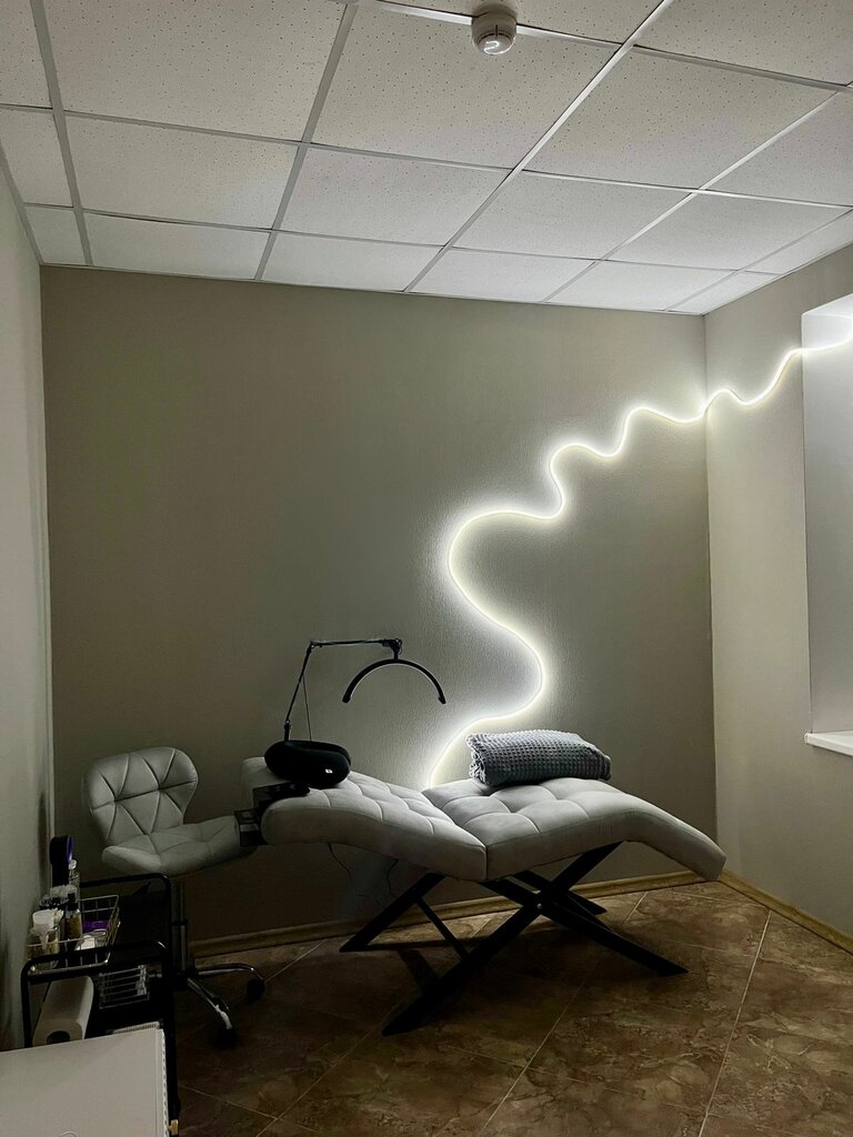 Kaş ve kirpik salonu Molly, Kırım Cumhuriyeti, foto