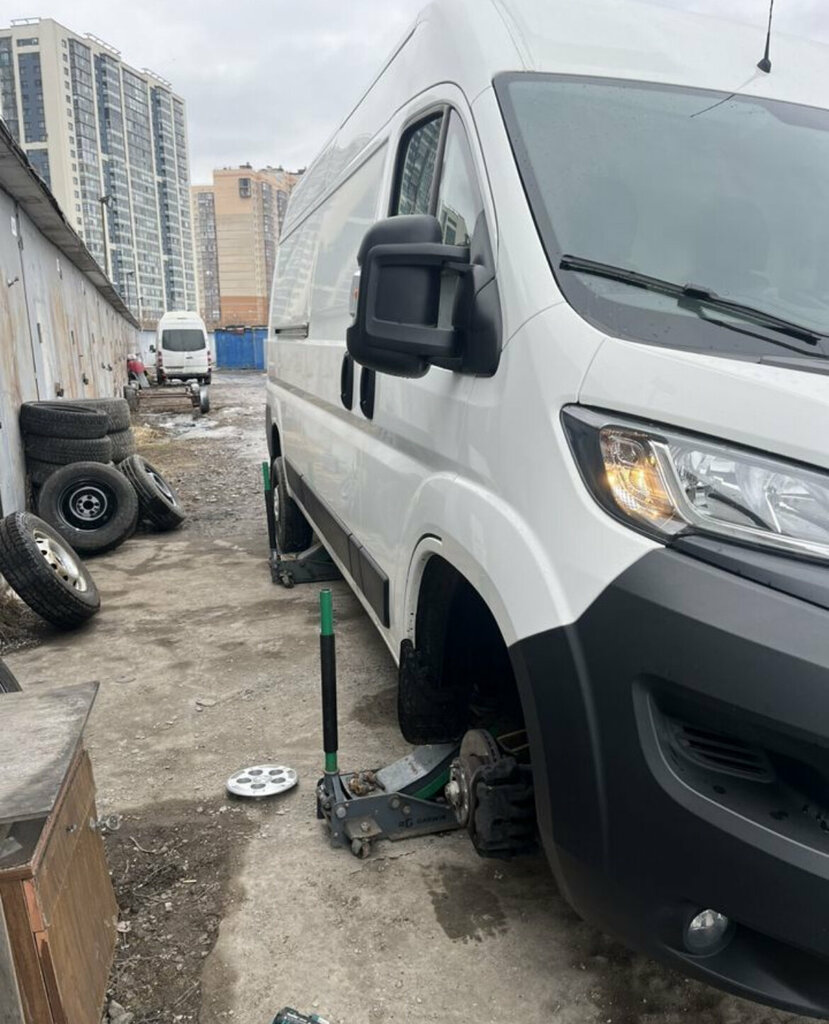 Oto lastik tamiri Weekauto, Saint‑Petersburg, foto